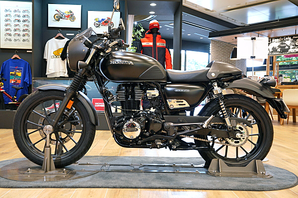 ホンダ GB350 マットブラック + 純正アクセサリー Honda GB350 : Matt Black + Accessories ...