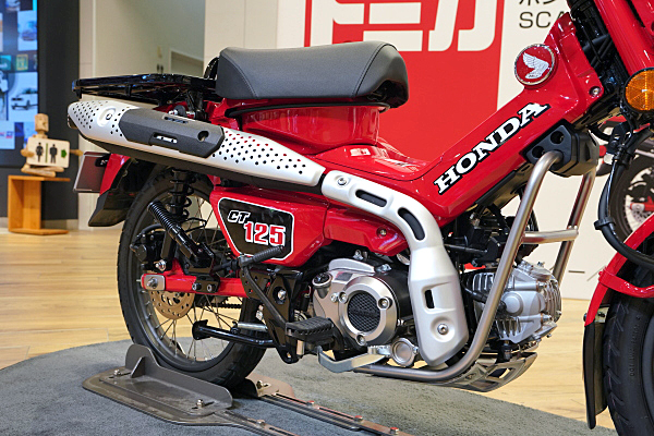 ホンダ CT125 ハンターカブ レッド Honda CT125 Hunter Cub : Red | Car and Moto in Japan