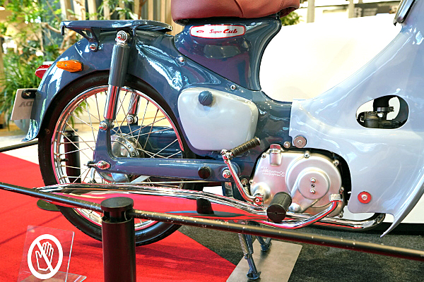 ホンダ スーパーカブ C100 1959 Honda Super Cub C100 1959 | Car and Moto in Japan