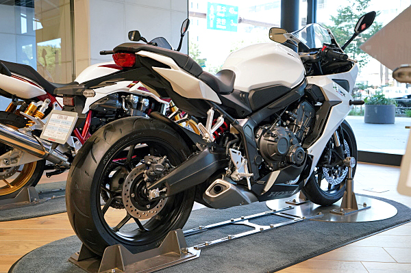 ホンダ CBR650R ホワイト Honda CBR650R : White | Car and Moto in Japan