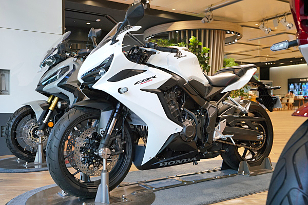 ホンダ CBR650R ホワイト Honda CBR650R : White | Car and Moto in Japan
