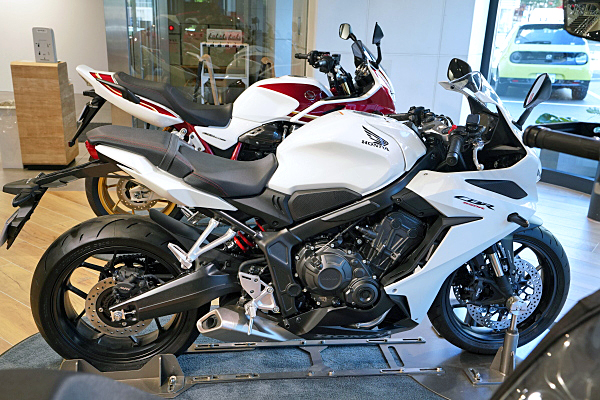 ホンダ CBR650R ホワイト Honda CBR650R : White | Car and Moto in Japan