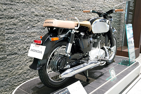 ホンダ ドリーム C70 1958 Honda Dream C70 1958 | Car and Moto in Japan