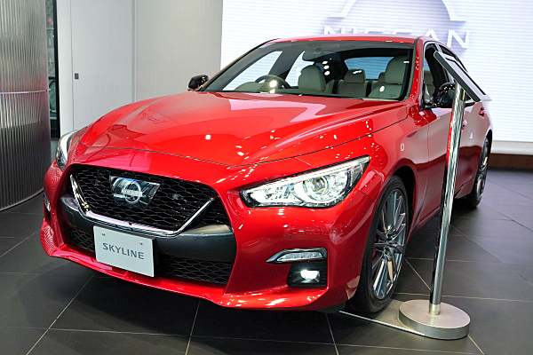 日産 スカイライン 400R レッド Nissan Skyline 400R : Red | Car and Moto in Japan