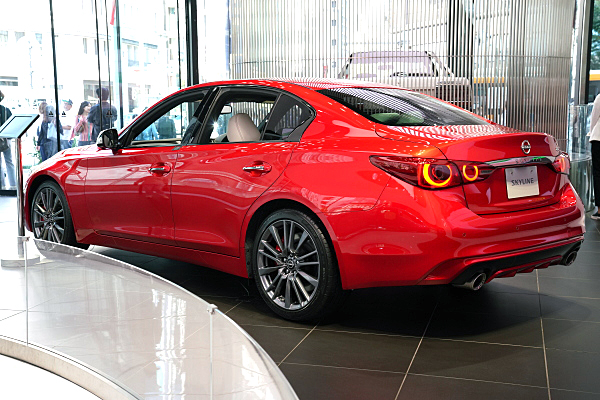 日産 スカイライン 400R レッド Nissan Skyline 400R : Red | Car and Moto in Japan