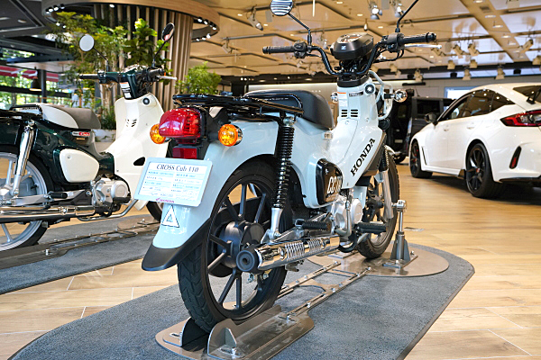 ホンダ クロスカブ 110 ブルー Honda Cross Cub 110 : Blue | Car and Moto in Japan