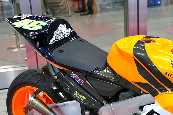 ホンダ RC211V 2003 モトGP #46 Honda RC211V 2003 MotoGP #46 | Car and Moto in ...