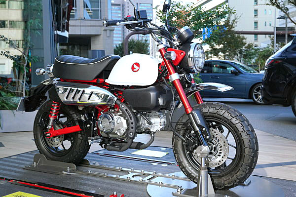 ホンダ モンキー 125 レッド (2) Honda Monkey 125 : Red (2) | Car and Moto in Japan