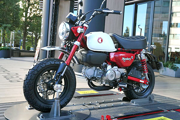 ホンダ モンキー 125 レッド (2) Honda Monkey 125 : Red (2) | Car and Moto in Japan
