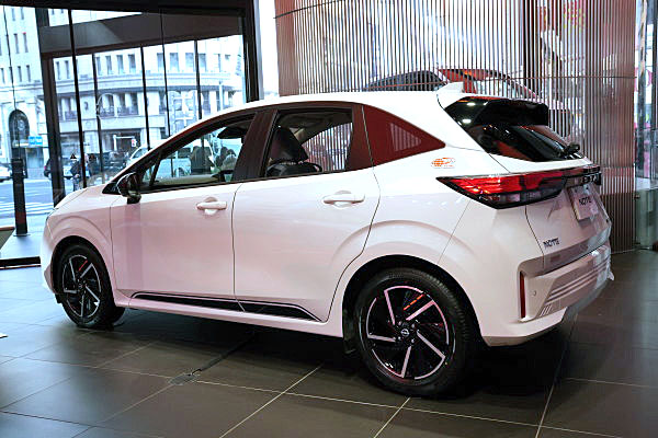 日産 ノート ビームスエディション ホワイト Nissan Note BEAMS EDITION : White | Car and Moto ...