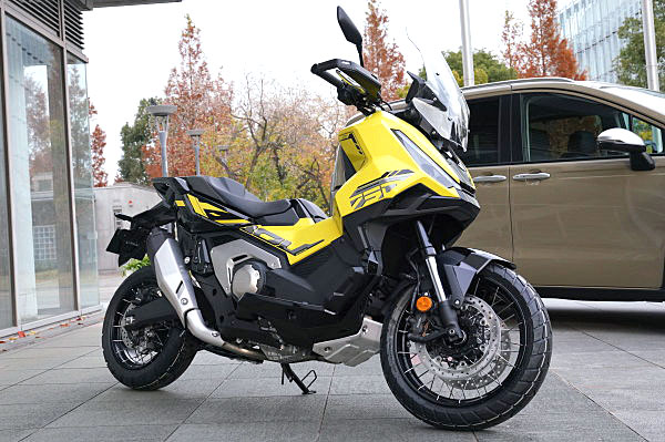 ホンダ X-ADV イエロー Honda X-ADV : Yellow | Car and Moto in Japan