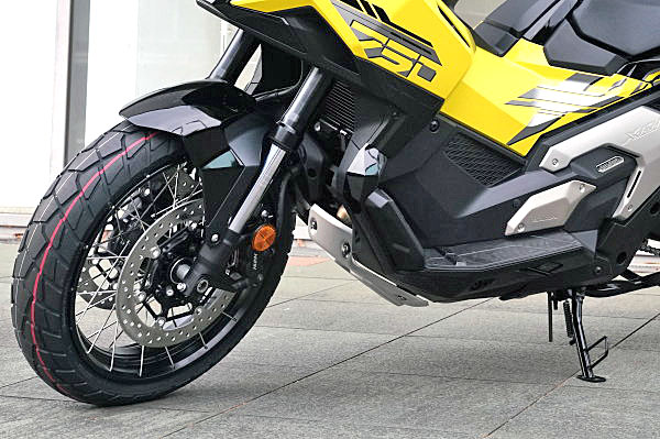 ホンダ X-ADV イエロー Honda X-ADV : Yellow | Car and Moto in Japan