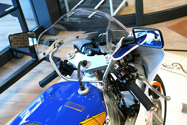 ホンダ NSR250R 1988 MC18 Honda NSR250R 1988 MC18 | Car and Moto in Japan