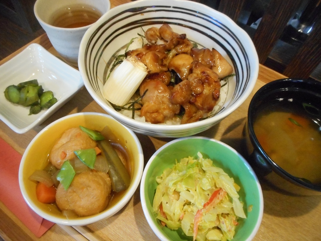 本日のランチ 】 2月28日（木）焼き鳥丼／あじの梅南蛮 | つだまちキッチンブログ