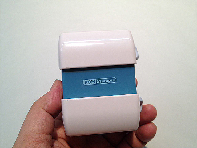 6つの項目を1つのスタンプに内蔵しているPOM Stamperはスタンプ台も不要な画期的な商品です。オススメ☆☆ | インフォメーション ...