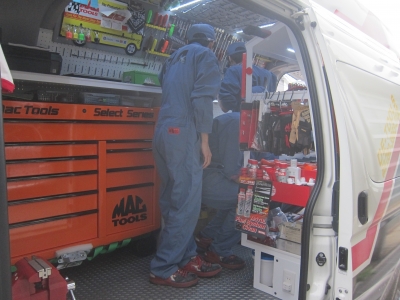 MAC TOOLS バンが来ました。 | GIA 専門学校 新潟国際自動車大学校