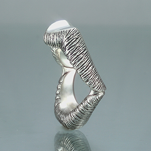 Grotesque Vacuum Lip リング | Love Jewelry「Lips ＆ Tips