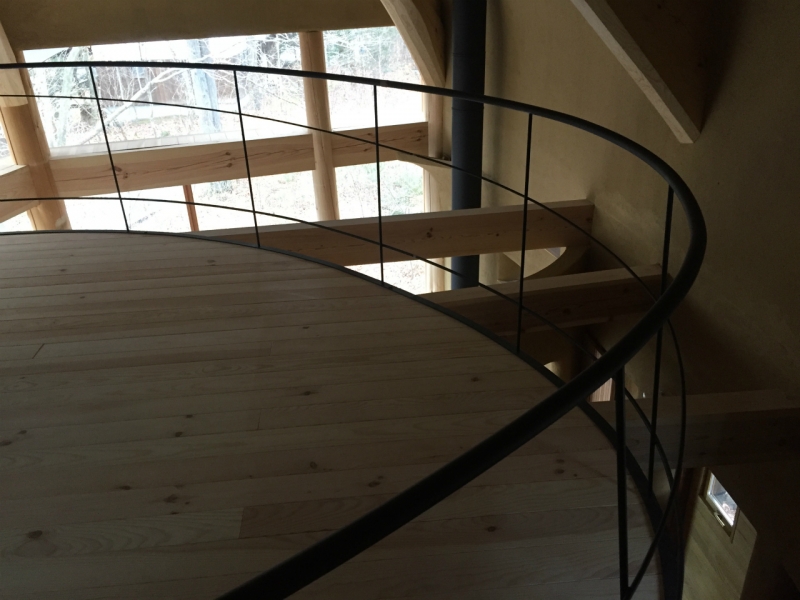 もりのいえ らせん型手摺 / Shell House spirai Handrail | 自然素材といのちの場