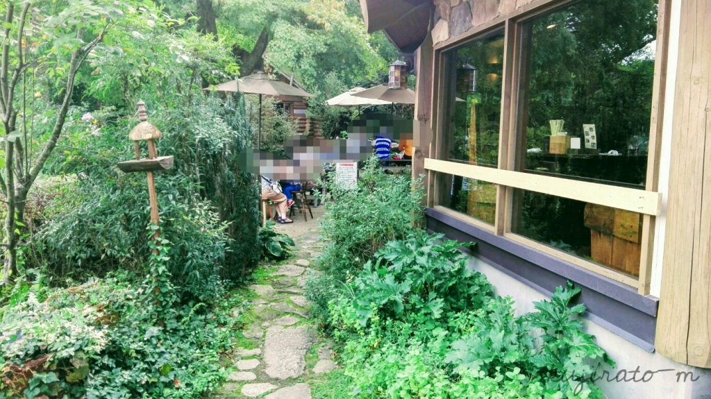 能勢『cafe soto』の絶品ハンバーグランチと、緑に囲まれたゆるり時間。 | クジラとまいにち