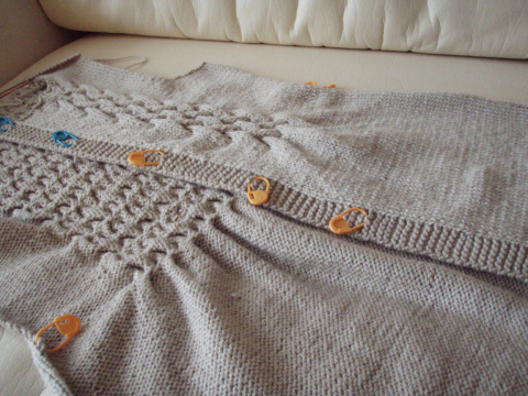 Smocked Cable Coat、前身頃前立て部の割り出し方と編んだ結果 | ** Hand Knit Life