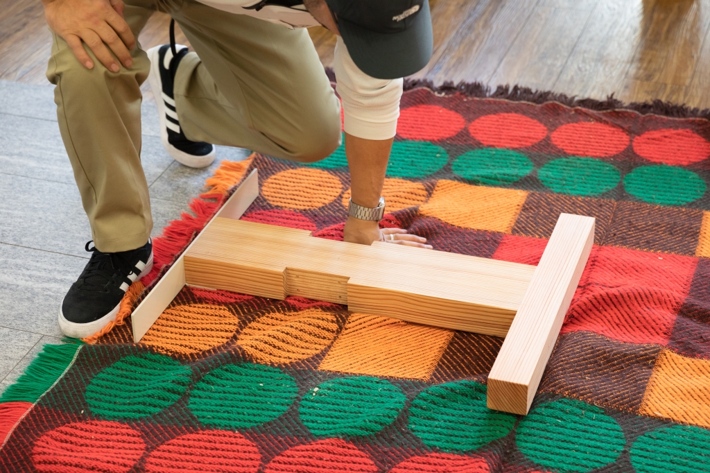 We delivered furniture from Suzu to an office in Tokyo! 珠洲（すず）から東京のオフィス ...