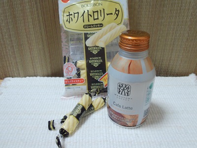 【PR記事 長野県軽井沢町】 軽井沢の「丸山珈琲のカフェラテ」と柏崎の「ブルボン ホワイトロリータ」を勝手にコラボ！夜明けの朝飯前、自分に気合 ...
