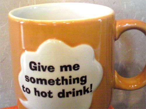 "Something to hot drink"の正しい語順は？ | 日本のヤバイ英語