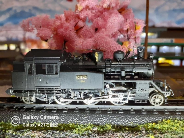 桜前線満開とC12・C11の動輪ライトアップは美しすぎる？70年代の蒸気機関車の操車場ジオラマ | 湘南急行鉄道物語