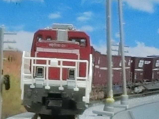 こんなんで撮ったりしてます。CASIO デジタルカメラ EXILIM EX-ZR1800とTOMIX Nゲージ JR DD200形 0形ディーゼル機関車 | 湘南急行鉄道物語