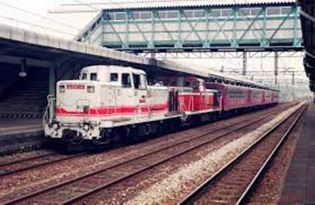 JR DE10-1000形ディーゼル機関車（1756号機･ハイパーサルーン） | 湘南急行鉄道物語