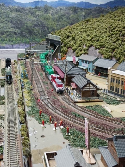 DD200 700番代 ※8月発売予定らしス！JR DD200-0形ディーゼル機関車とタキ | 湘南急行鉄道物語