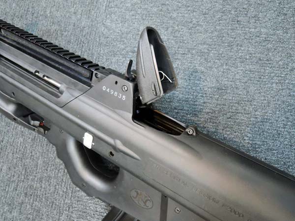 FNのマークが輝いてます! F2000 | Chicago Blog