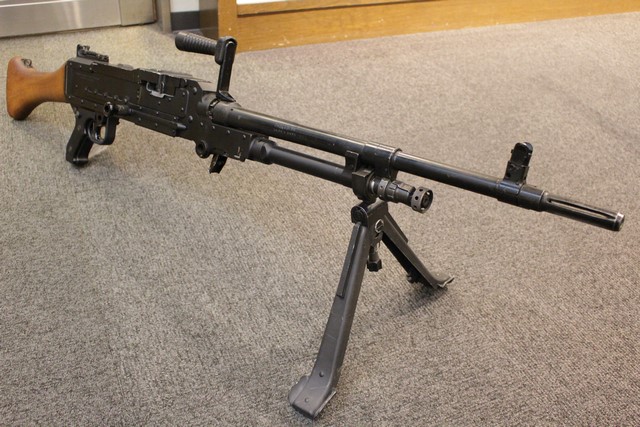 個性的な転入生 (?) FN MAG (前編) | Chicago Blog