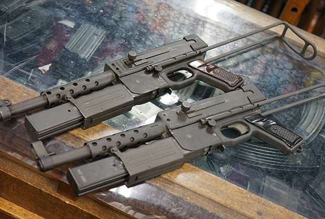 MAT49が2丁あるので、せっかくですから比較してみました。 | Chicago Blog