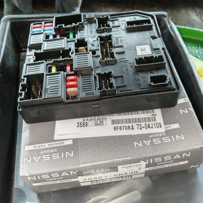 セレナ HFC27 フロントワイパー動かない | クルマとの気楽なお付き合い 平和自動車ブログ