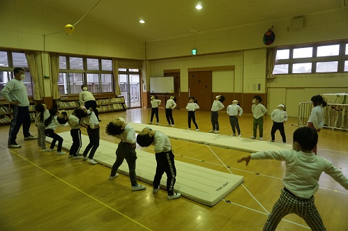 体育教室 逆立ち | 若穂幼稚園 DIARY