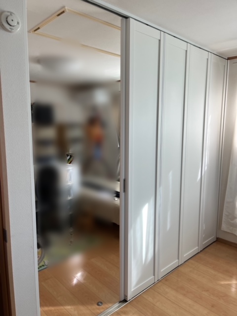 子供部屋の間仕切りプレイス折戸+引戸を取付 東京都 | 間仕切り工事の施工ブログ