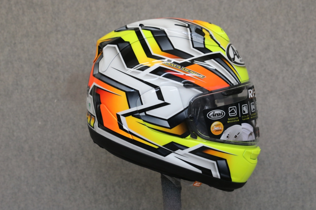 新作ヘルメット（蛍光イエロー、蛍光オレンジ、ラメ、ガラスフレーク、イラスト） | カスタムペイント QMA DESIGN blog