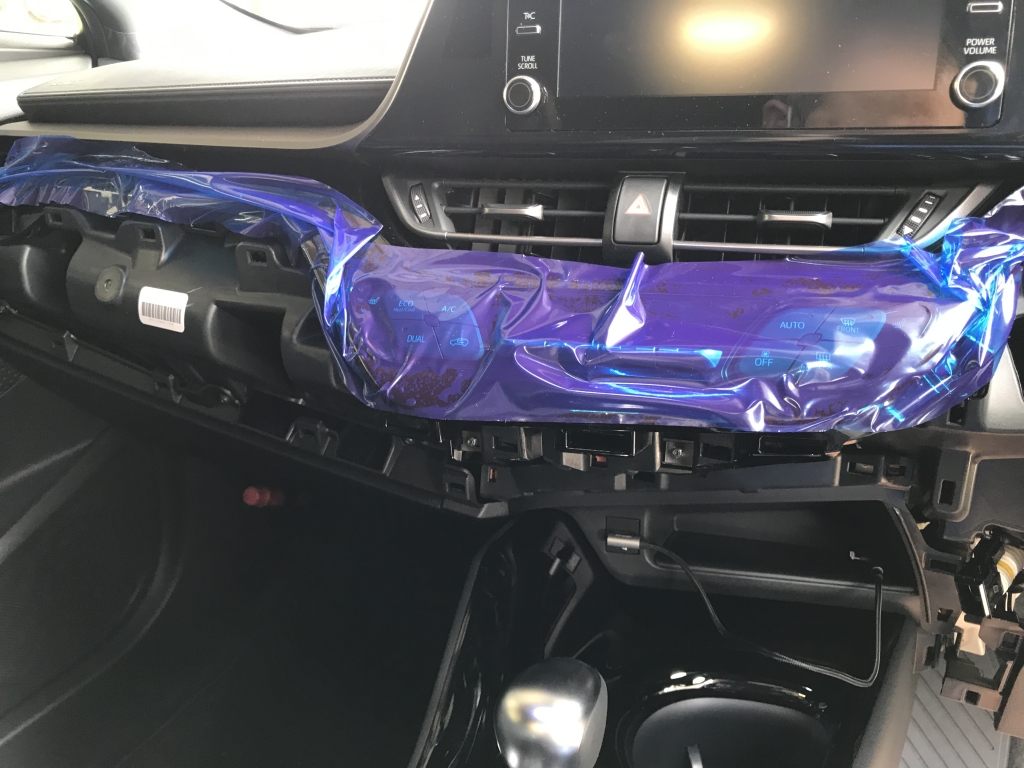 トヨタ C-HRに、ドライブレコーダー前後カメラタイプ(ミラー型)の持ち込み取り付け致しました | KAK MOTORS official blog