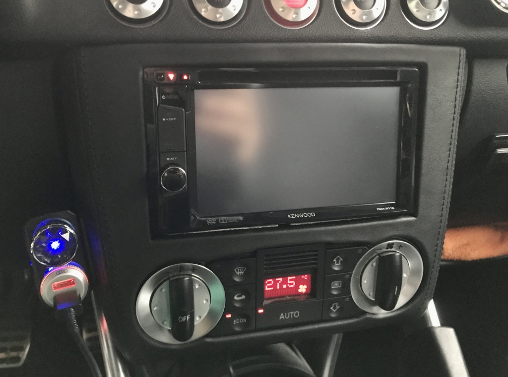 アウディTT(8N)の1DNオーディオを2DNディスプレイオーディオに持込交換致しました。 | KAK MOTORS official blog