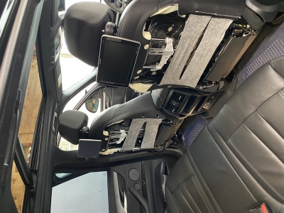 BMW X5 F15 後席モニター ツイン 取り付け | ｶｰﾋﾞｭｰﾃｨｰﾌﾟﾛGlanzen