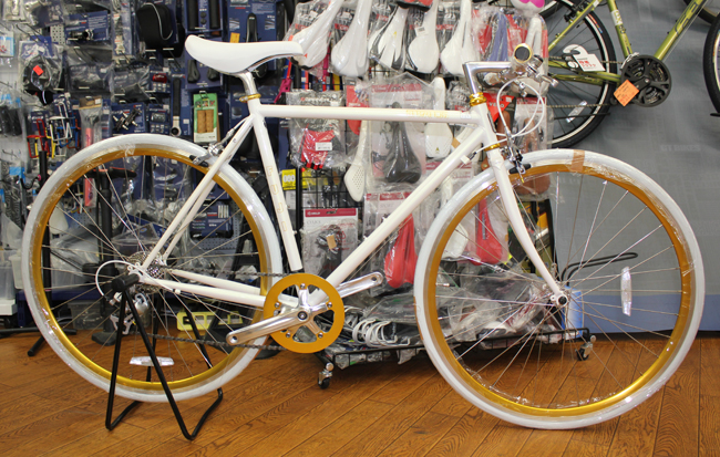 FUJI 2012年モデル STRATOS オーロラホワイト | 広島市にある自転車屋ニシダサイクルのブログです。