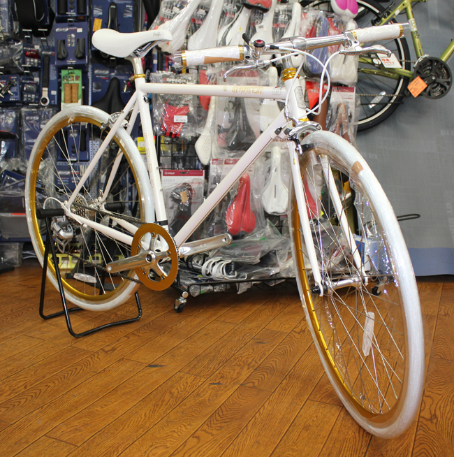 FUJI 2012年モデル STRATOS オーロラホワイト | 広島市にある自転車屋ニシダサイクルのブログです。
