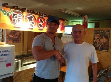 新日本プロレス 棚橋選手がご来店くださいました！ | たこちゅうブログ Tacoblo