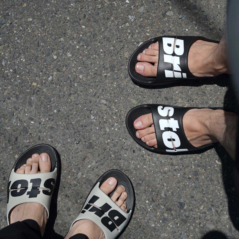 F.C.Real Bristol 28 OOFOS Ooahh BLACK 黒 - サンダル