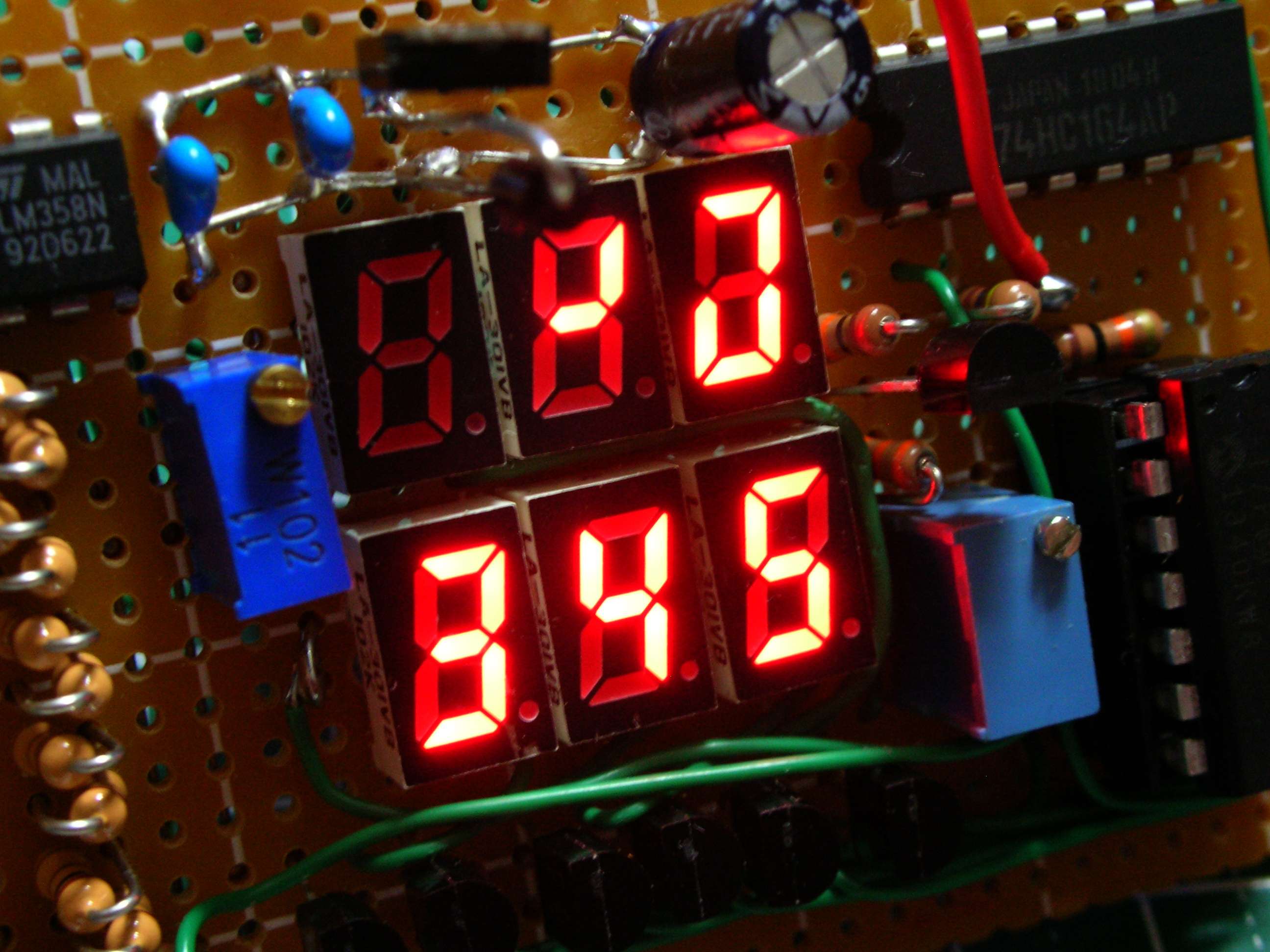 実験用電源の電圧電流計の製作 [7セグLEDの動作確認] - 20160227_1270363.jpg