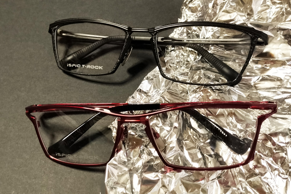 強靭な構造と造形が美しいアイウェア。 iSPIC T-ROCK | オプティコ モダ～大阪環状線「桜ノ宮」駅から徒歩3分のメガネ屋