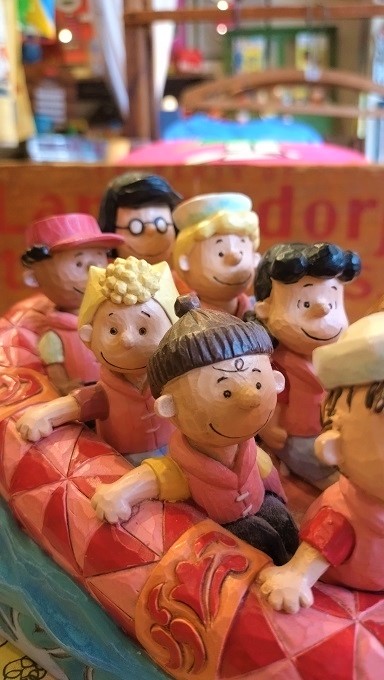 Peanuts Rafting Figurine （Adventure Awaits） | インディヒナ | AMERICAN JUNK ...