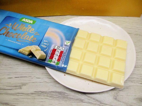 2021年6月22日（火）ASDA（アズダ） ホワイトチョコレート ミルクチョコレート | 食べたものを記録しています。