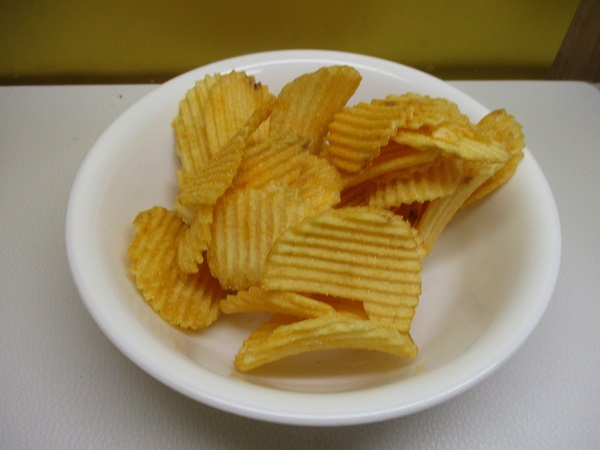 2025年11月25日（火）YBC アツギリ 贅沢ポテト 3種の濃厚チーズ味 55g | 食べたものを記録しています。